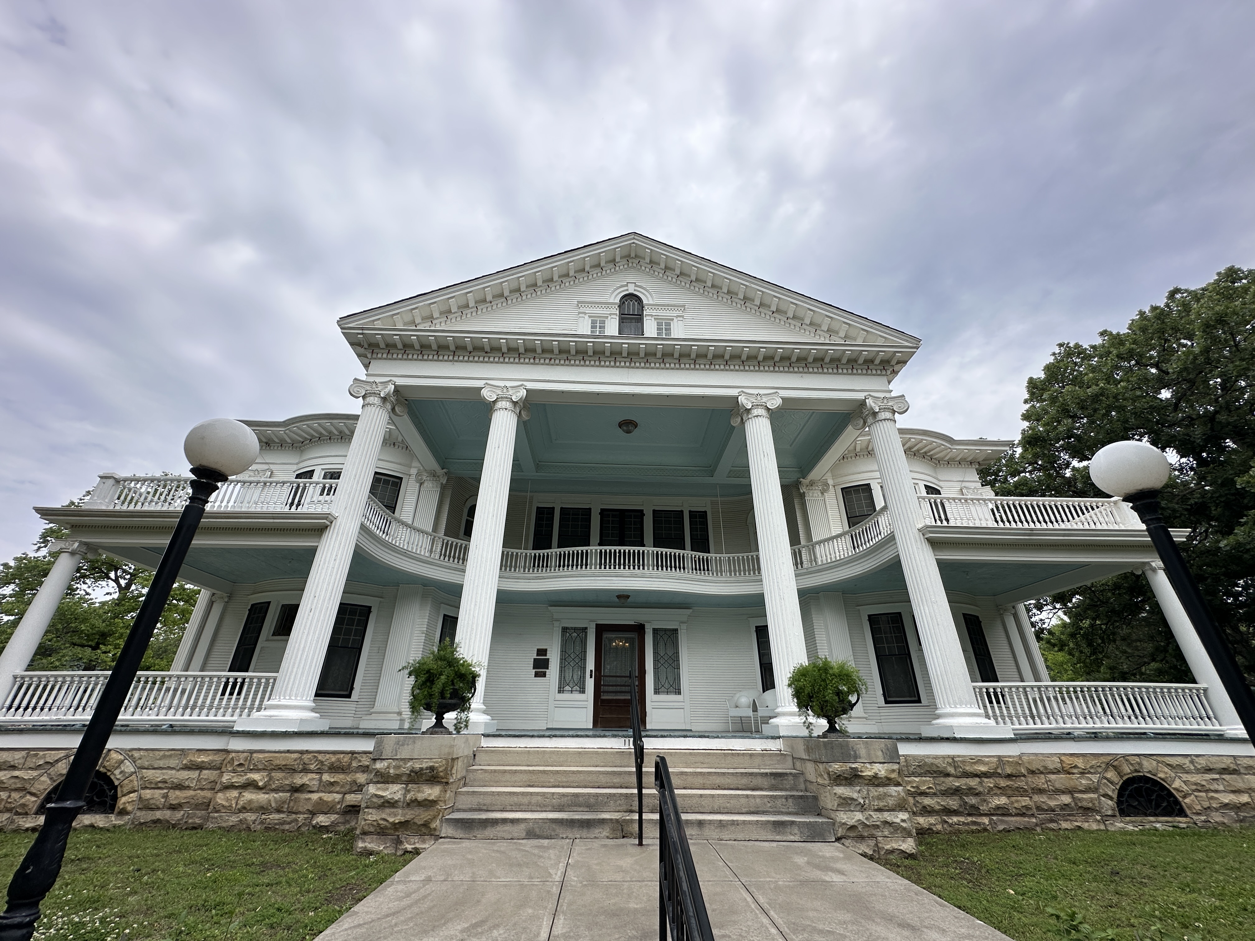 Mainly Museums - Seelye Mansion: A Treasure Trove of Early 20th Century ...